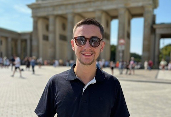 Daniel Bogdanovic – Mottagare av Axelents språkstipendium 2024